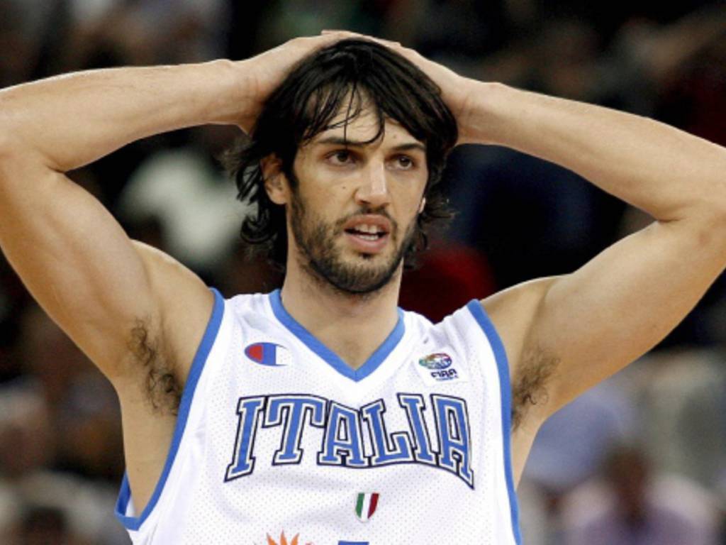 Gianluca Basile: Una vincerà salvando la stagione, l'altra si leccherà ...